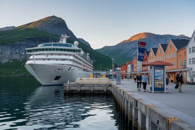 Molde Cruise Port Guide: Fjord Views & Hidden Gems 🛳️